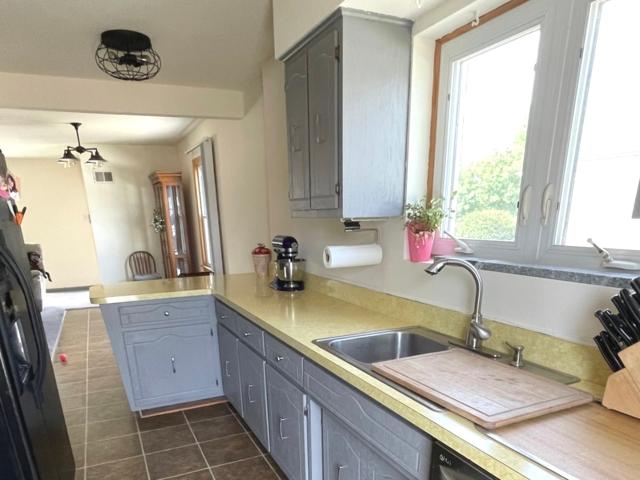 4616 W 97th Place