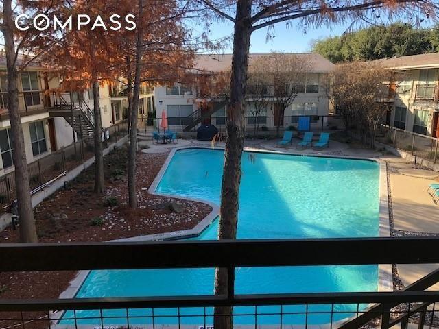 4616 W Lovers Ln 208, Dallas, TX