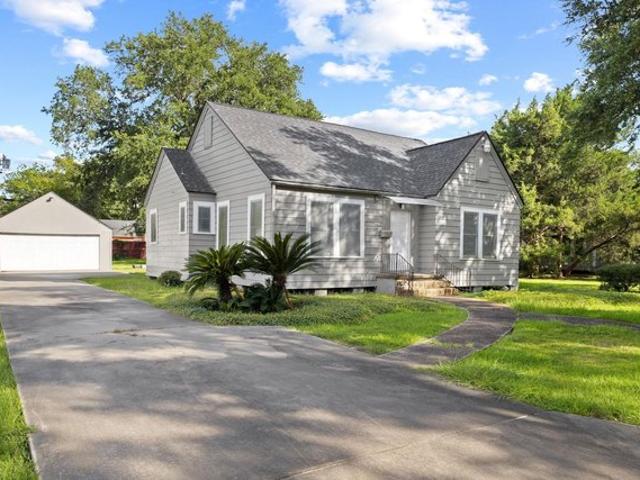 4616 Woodlawn St, Port Arthur, TX 77642