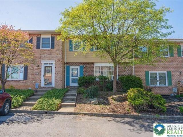 4617 N Hedgerow Dr, Lower Macungie Township, PA 18103