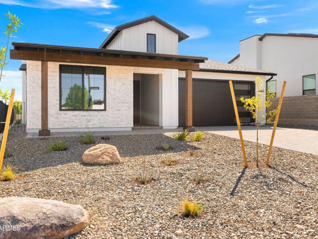 4617 N JAMES Court