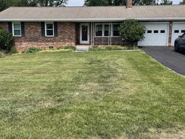4617 Newbern Heights Dr, Pulaski, VA 24301