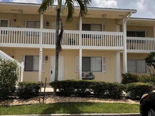 4617 Bayshore Dr Apt H4, Naples, FL 34112