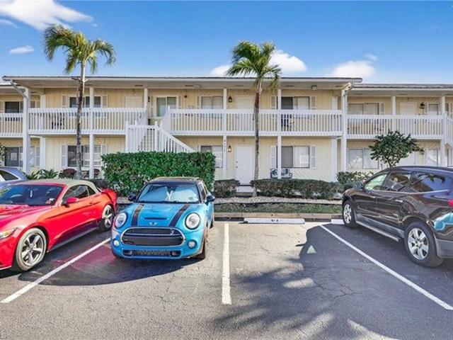 4617 Bayshore Dr Apt H4, Naples, FL 34112