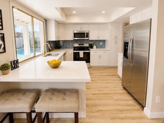 4617 W Echo Ln, Glendale, AZ 85302