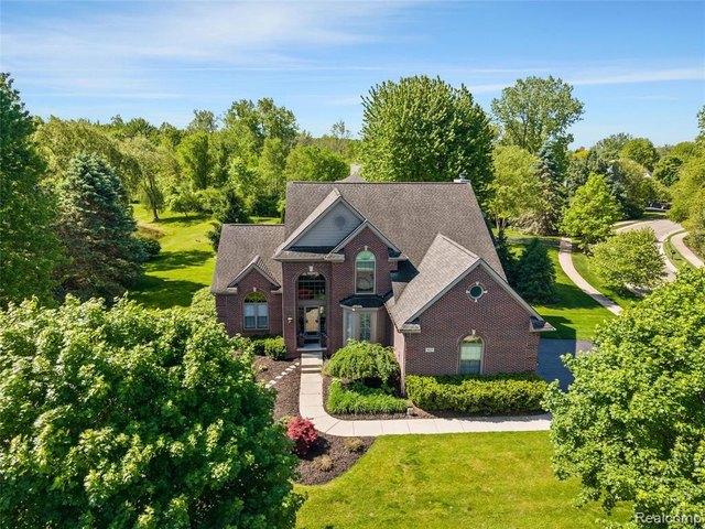 4617 Waterbury Dr, Independence, MI 48348