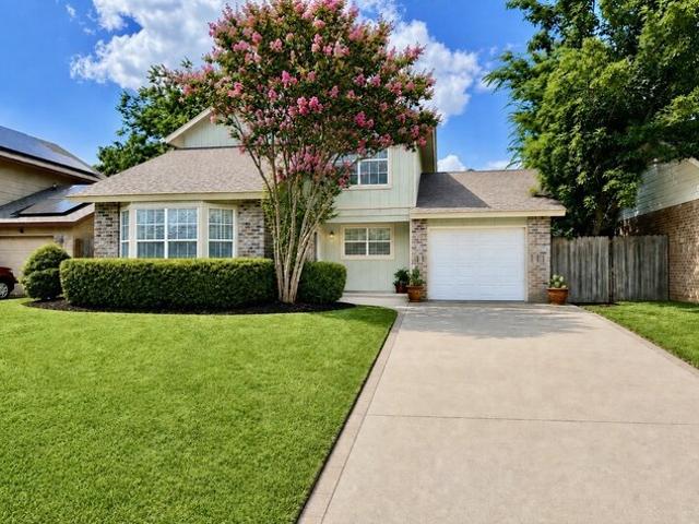 4617 Waterway Dr N, Fort Worth, TX 76137