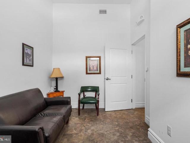 4617 Woodland Avenue # 1