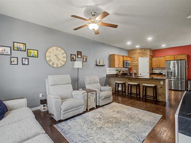4618 E Valdez Drive