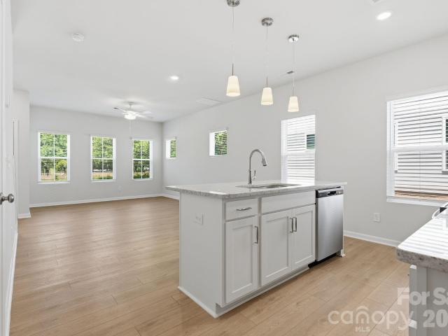 4618 Lakeview Road