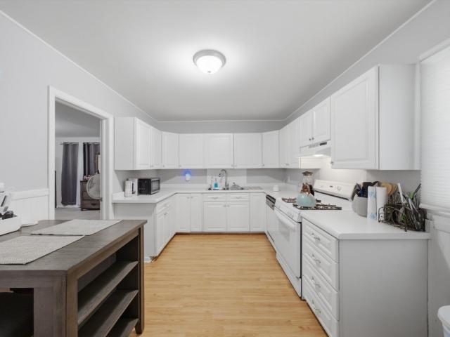 4618 W Lakeshore Drive