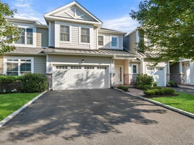 46102 NE Silver Birch Ln Unit 574, Plainview, NY 11803