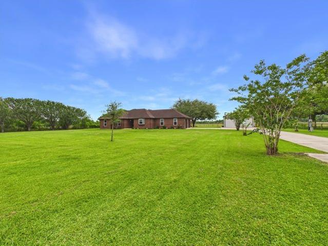 4610 Mustang Rd, Alvin, TX 77511