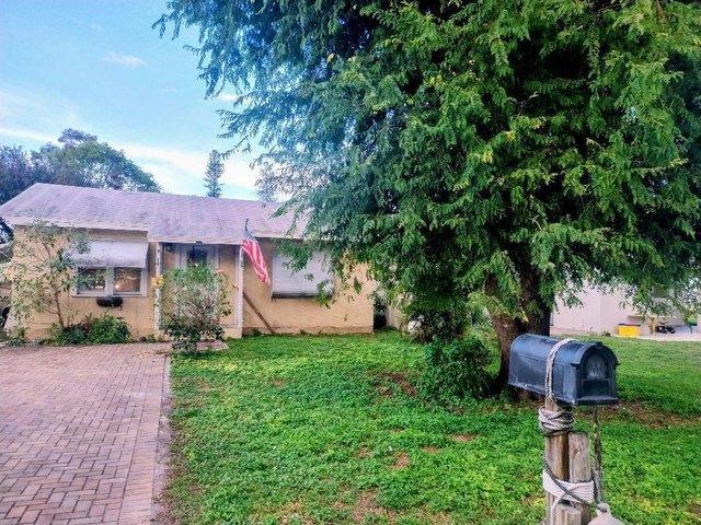 4610 Arlette Ct, Lake Worth, FL 33461