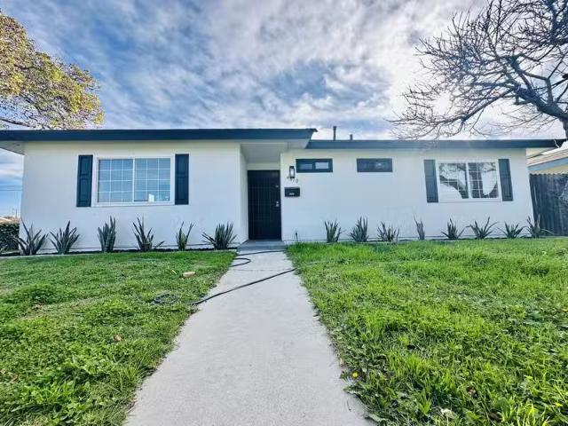 4610 Hamilton Ave Houses in Oxnard, CA