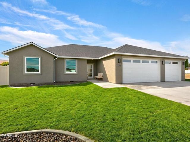 4610 W Oak Ave, Yakima, WA 98903