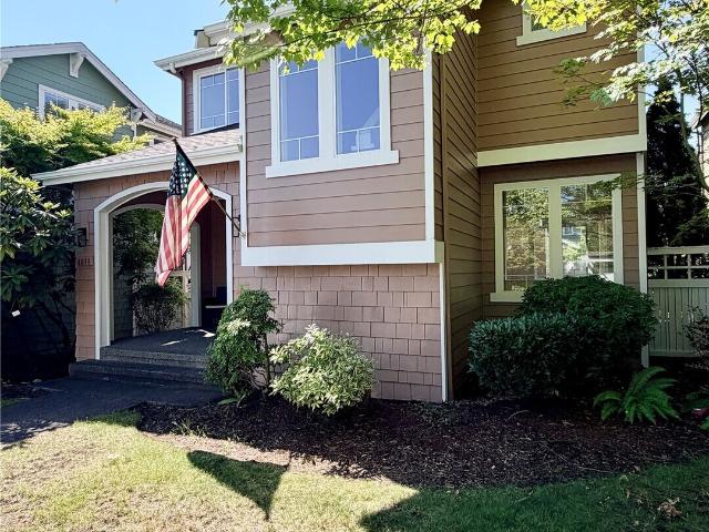 4611 NE 5th Place