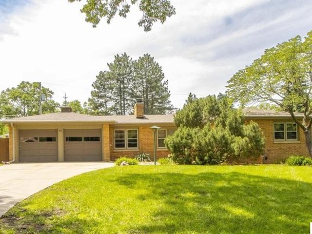 4611 Bryson St, Lincoln, NE 68510