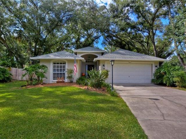4611 Hidden Shadow Dr, Tampa, FL 33614