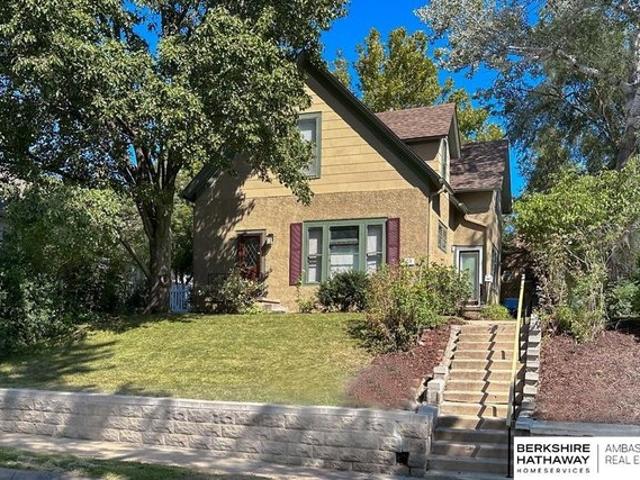 4612 Davenport St, Omaha, NE 68132