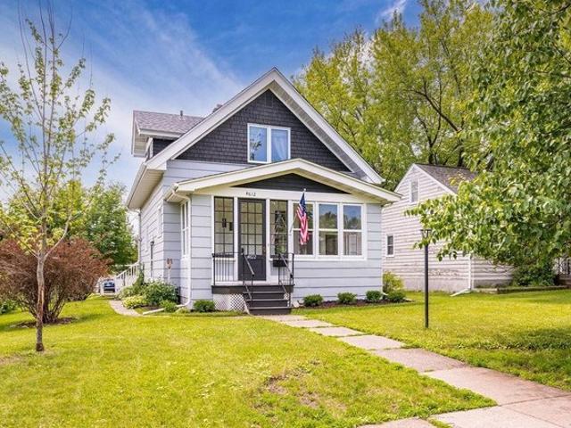 4612 Jay St, Duluth, MN 55804