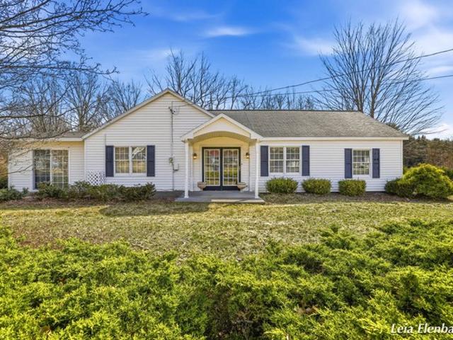 4612 13 Mile Rd NE, Rockford, MI 49341