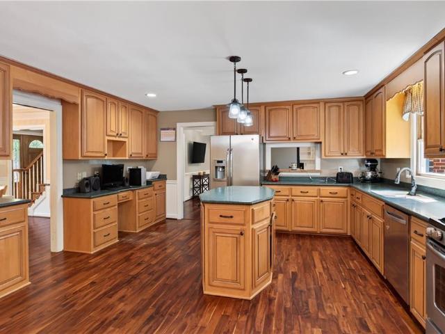 4613 Dorchester LN