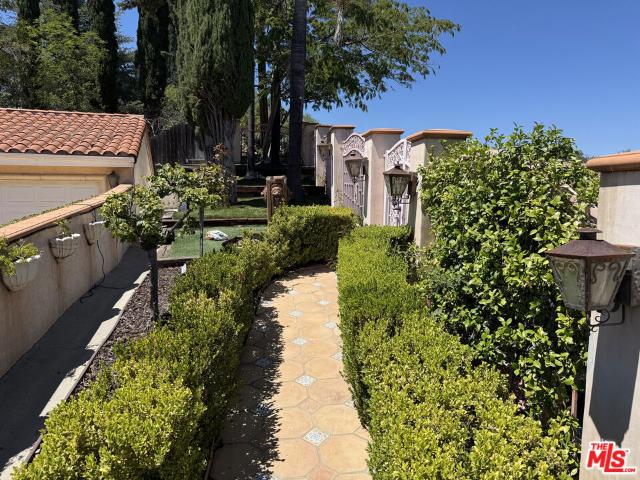 4613 Reforma Road