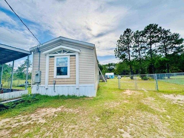 4613 Thoroughbred Dr, Milton, FL 32583