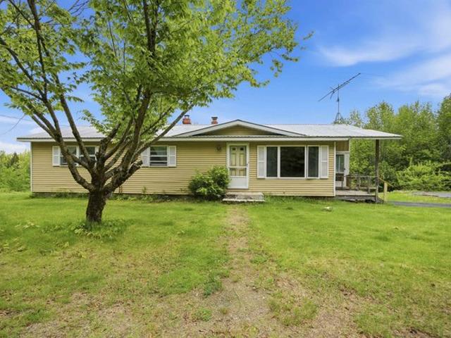 461 Coventry Rd, Benton, NH 03785