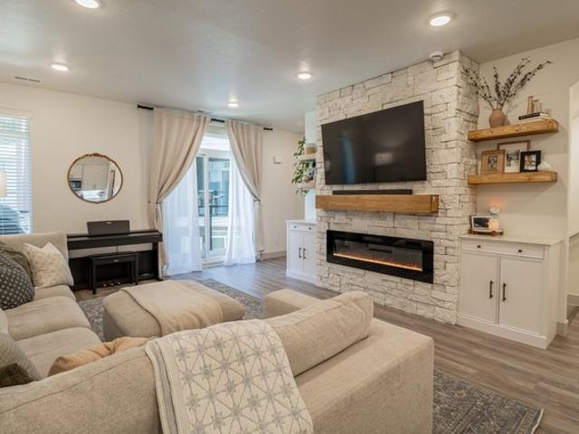 461 E 690 S Unit 127, Clearfield, UT 84015