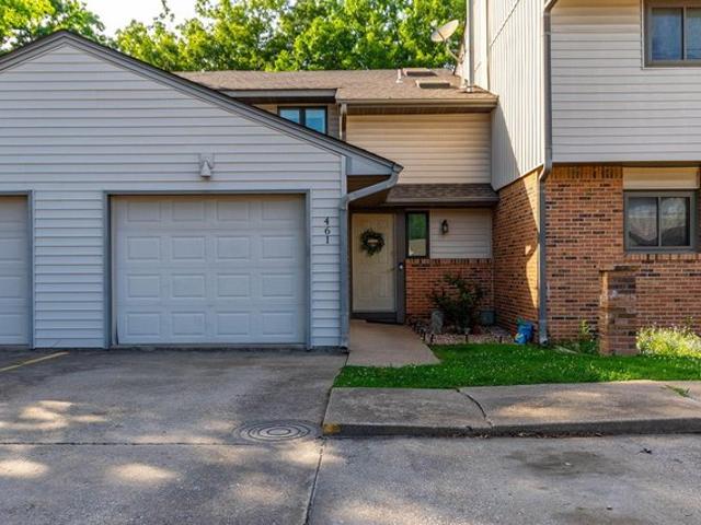 461 Foxfire Dr, Columbia, MO 65201