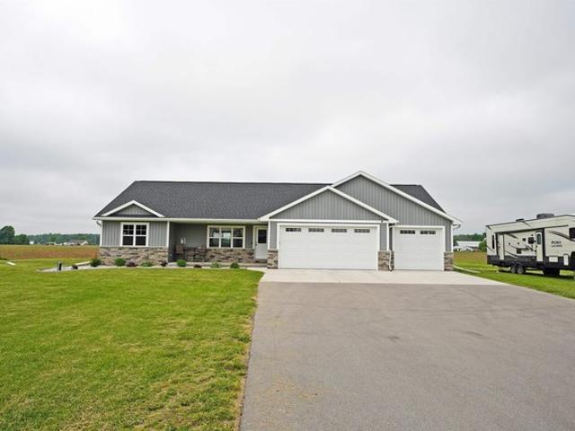461 Highland Meadow Trl, Pulaski, WI 54162