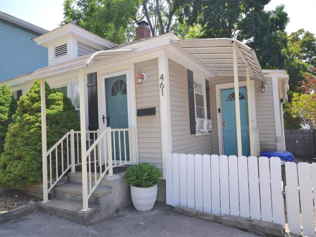 461 Manchester Street