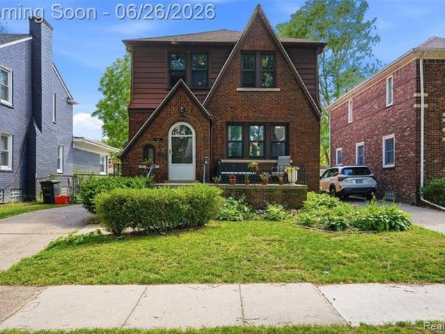 461 Manor St, Grosse Pointe Farms, MI 48236