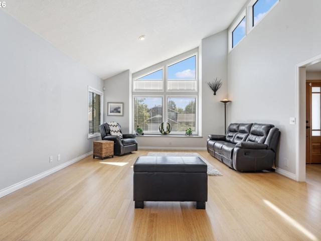 461 ne 16th ave