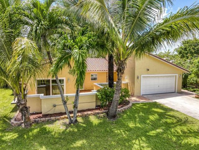 461 NW 47th Ave, Deerfield Beach, FL 33442