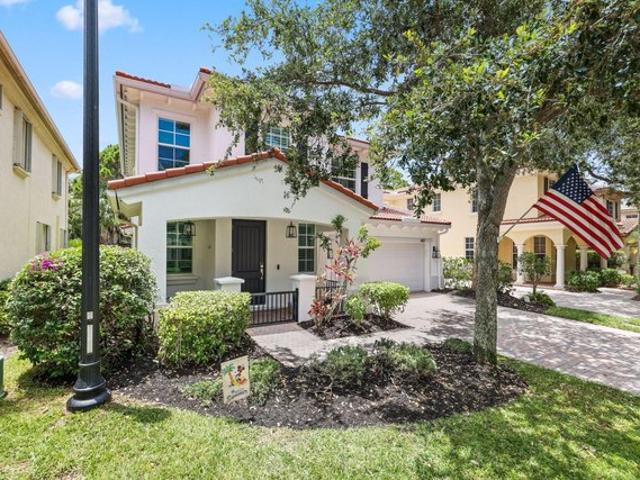 461 Pumpkin Dr, Palm Beach Gardens, FL 33410