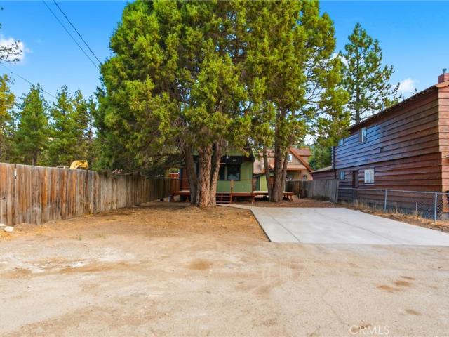 461 W Meadow