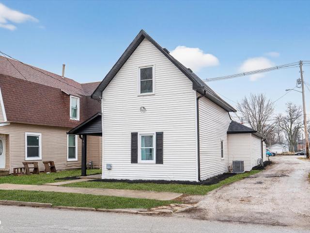 461 W Morrison St, Frankfort, IN 46041 | MLS #22087 | Compass