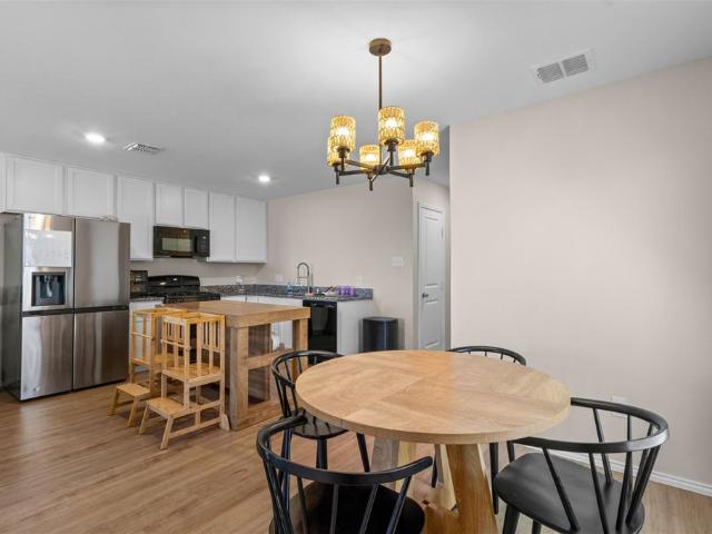 461 Whistlestop Way