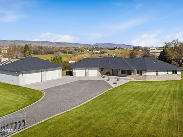 461 White Rd, Yakima, WA 98901
