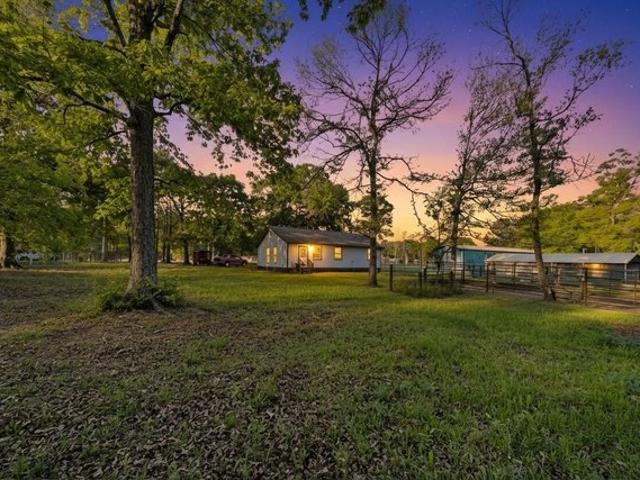 461 Trails End Dr, Cleveland, TX 77328