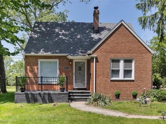 4624 Derbyshire Dr, North Randall, OH 44128