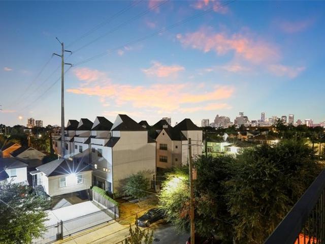 4625 Chartres St, Houston, TX 77004