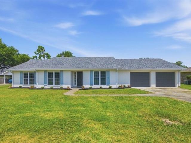4625 E Quail Hollow Dr, Lake Charles, LA 70605