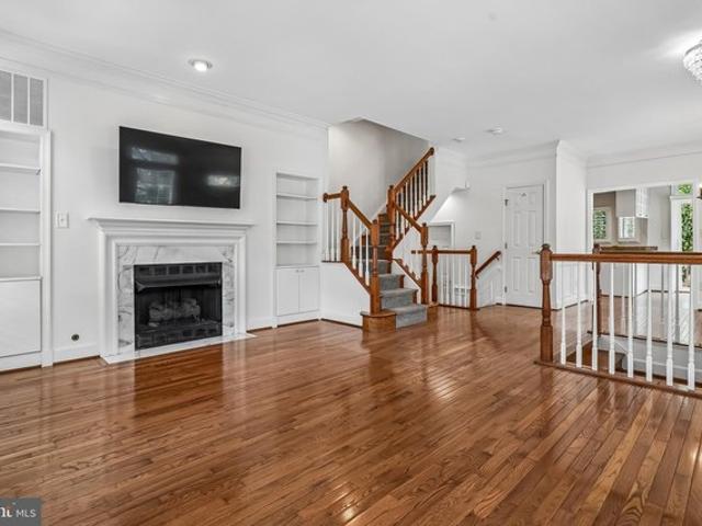 4625 Knight Pl, Alexandria, VA 22311
