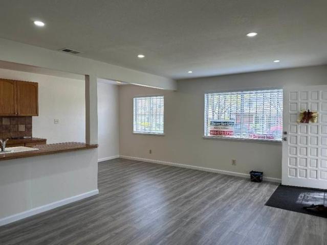 4625 Palm Ave 2, Sacramento, CA 95842