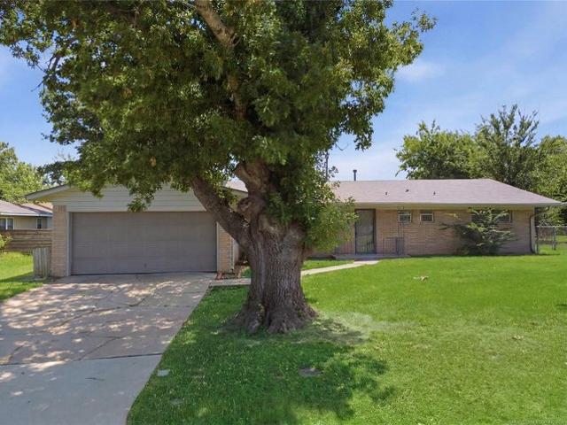 4625 S Vandalia Ave, Tulsa, OK 74135