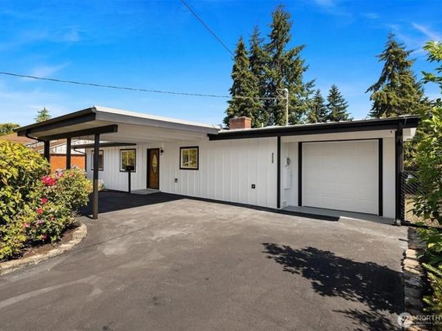 4625 Silvertip Ln, Everett, WA 98203